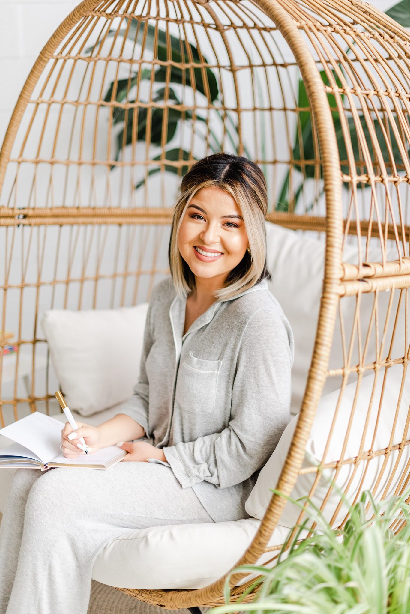 Latina Life Coach Brand Photos with Liz - Emily Kim Photography